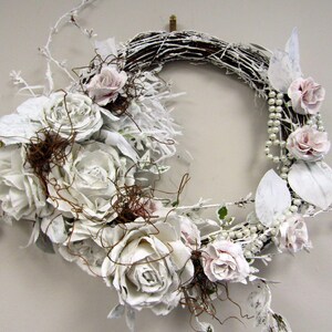 White Floral Vine Wreath Wall Decor Embellished Plaster Painted Dipped ...