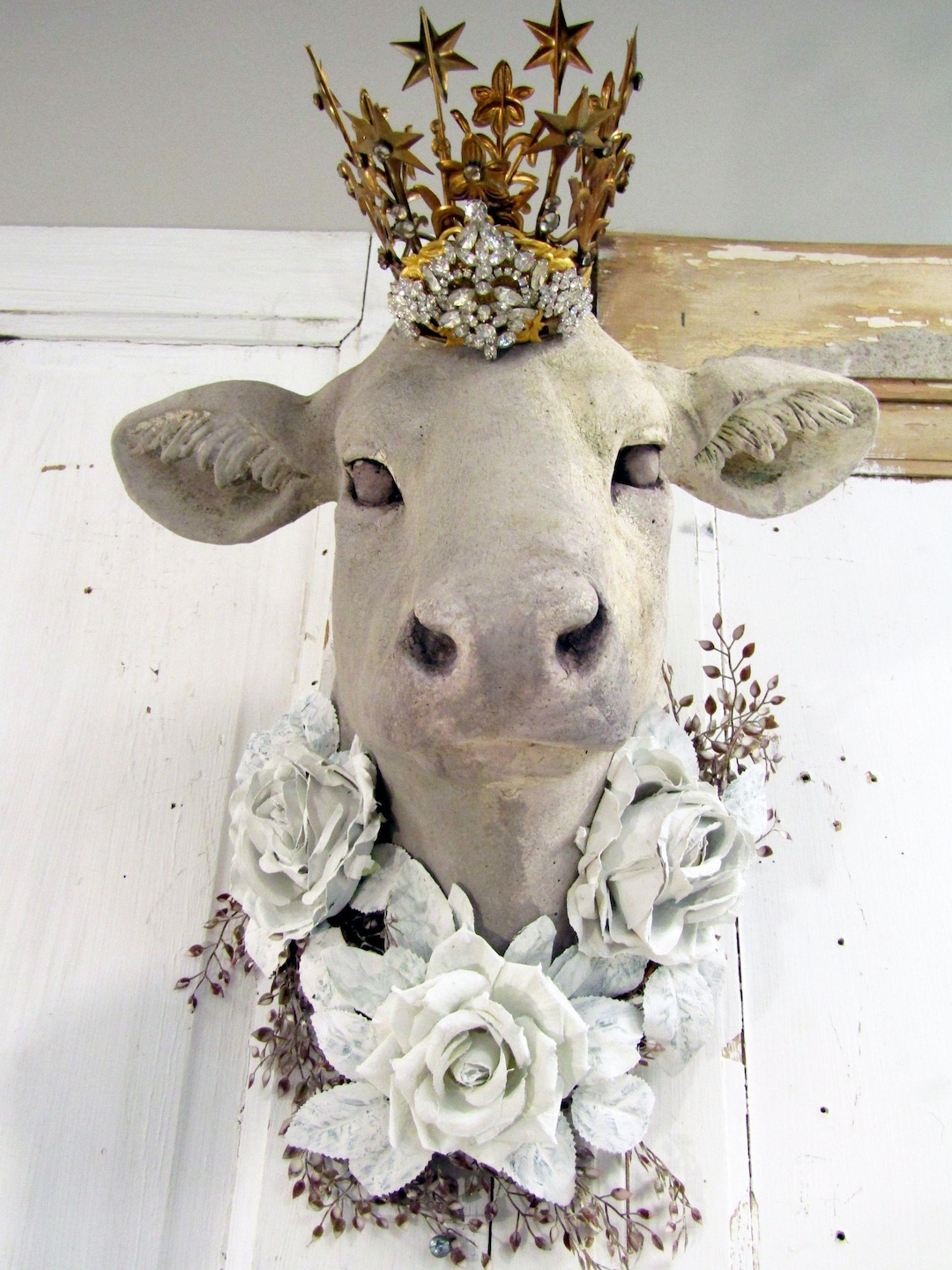 Farmhouse Faux Cow Head Wall Mount, Gray, Ecru, White Crowned Heifer ...