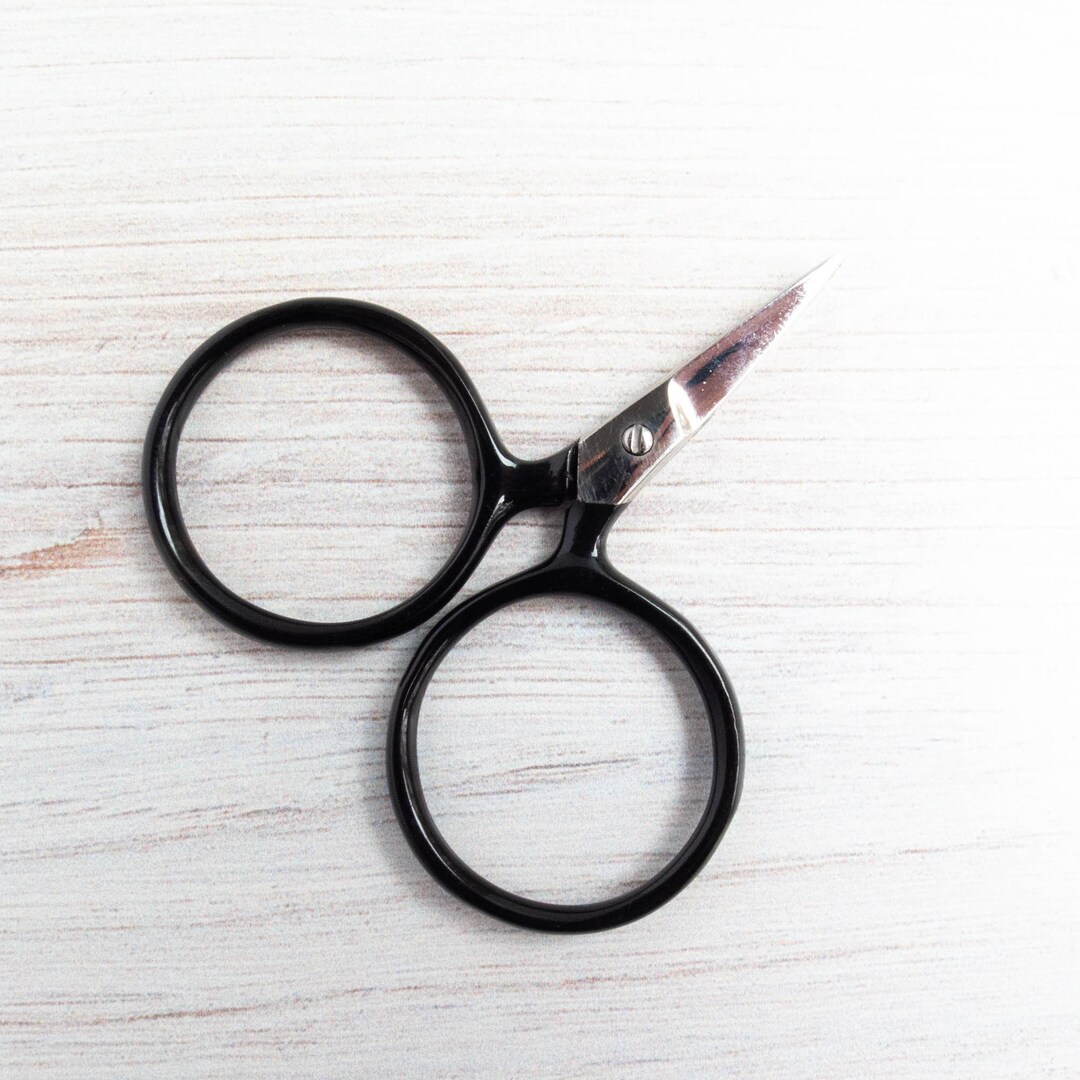 Cute Embroidery Scissors | Small Black Handle Scissors, Modern ...