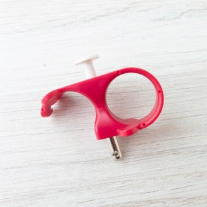 Bohin 3 in 1 Needle Puller Thimble, Thread Cutter, Needle Puller in One ...