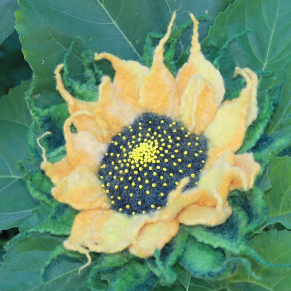 Felt Flower Brooch - Etsy