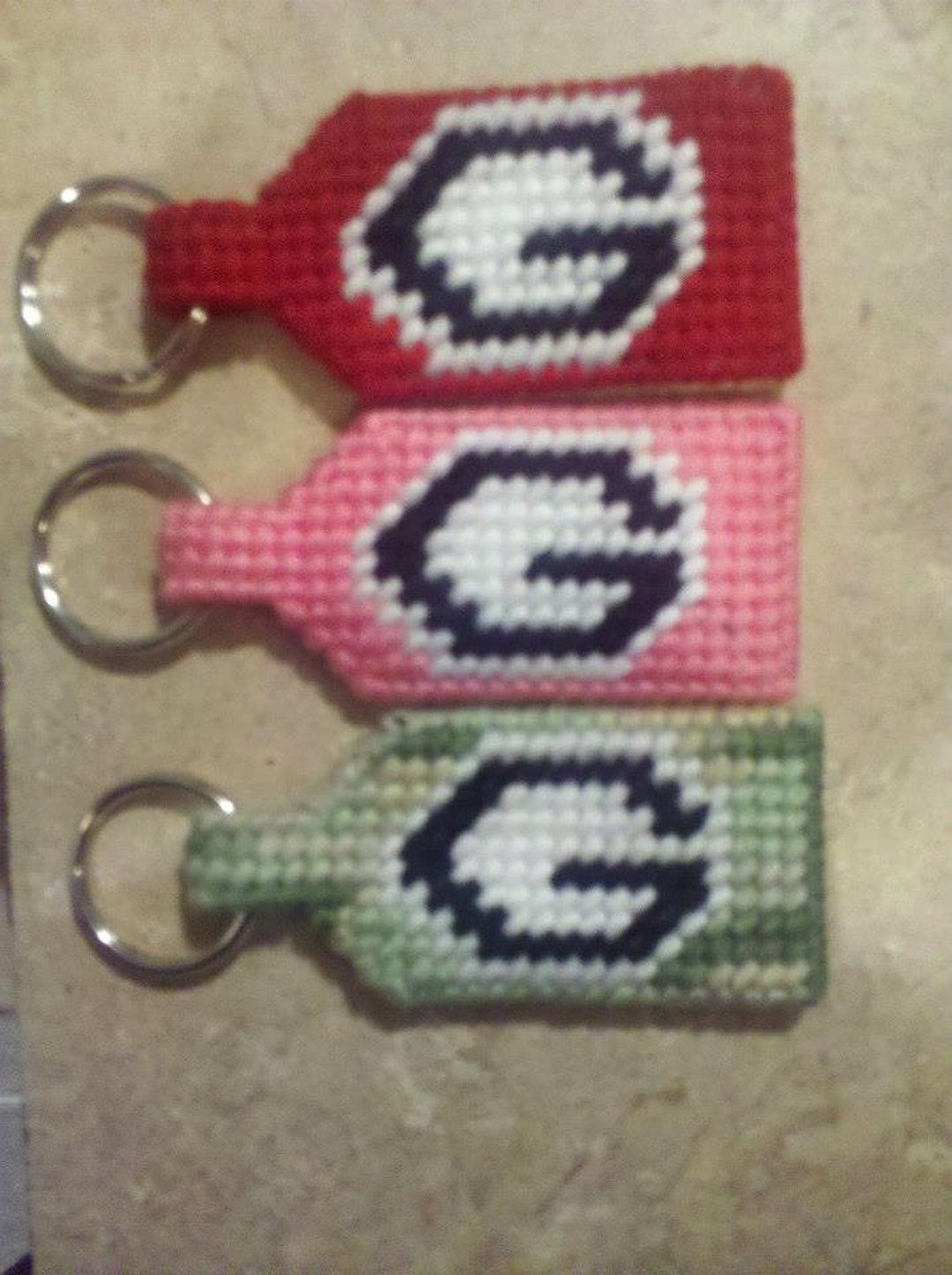 Plastic Canvas Georgia Bulldog Keychain Pattern, UGA Keychain Pattern ...