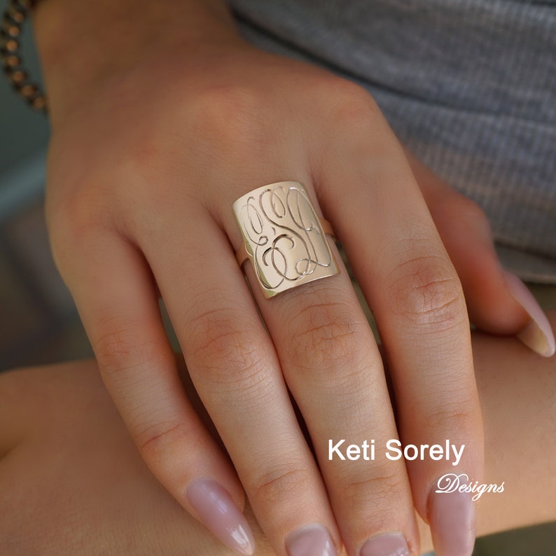 10K 14K or 18K Solid Gold Ring Hand Engraved Monogrammed - Etsy