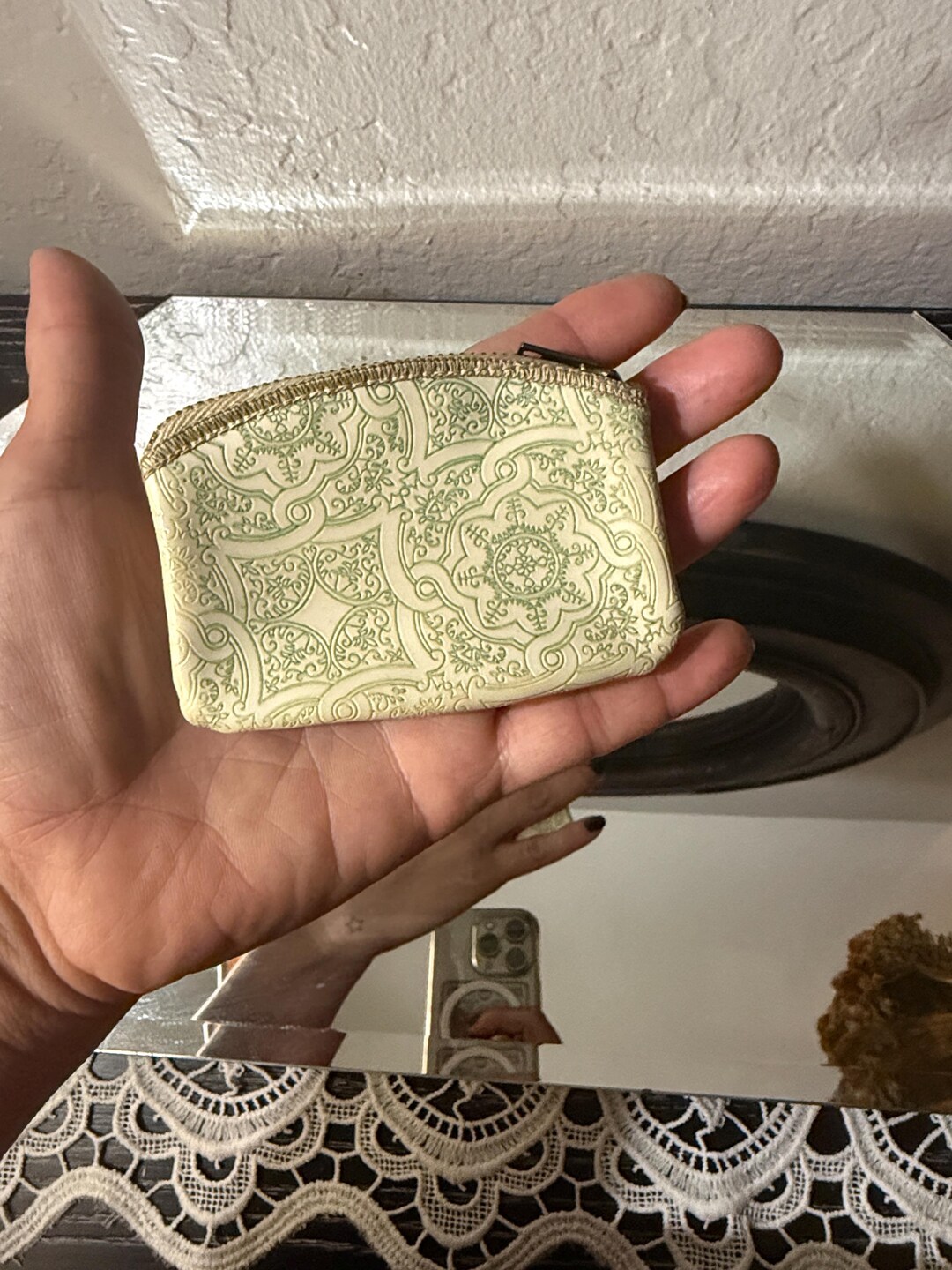 1960s Cream and Green Medallion Scroll Change Purse - Vintage Zip up ...