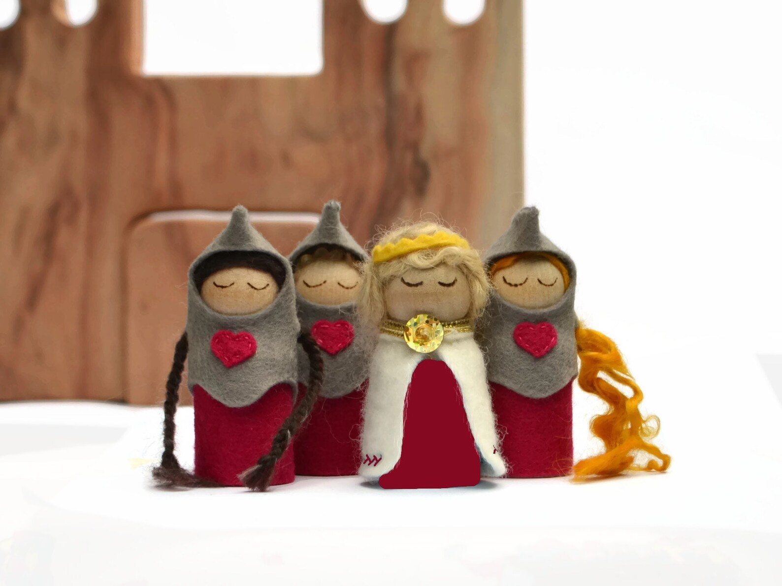Queen & Knights Pattern Template, Waldorf Inspired Felt Royal Guard ...