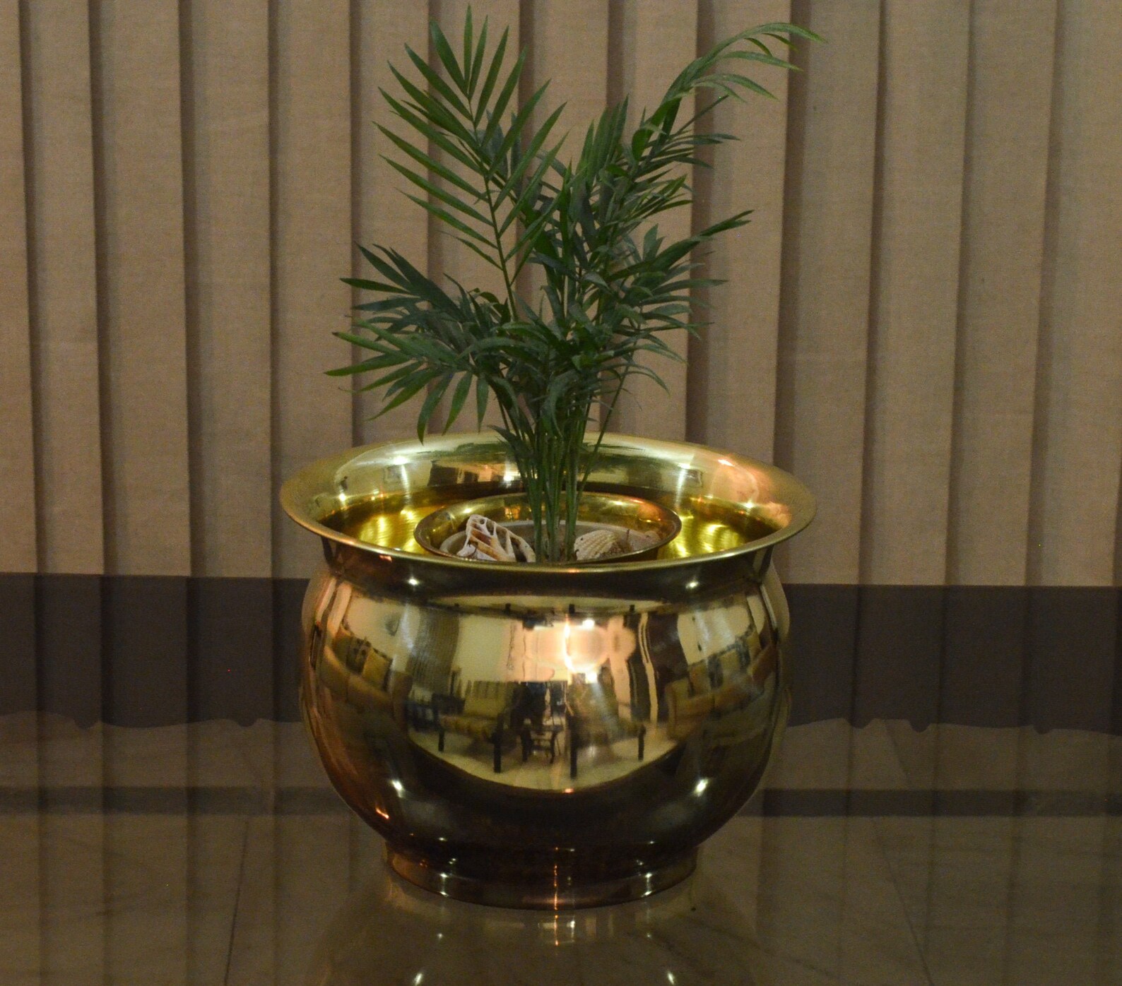 Brass Planter With Stand|| Plant Container || Flower Pot in Plain ...