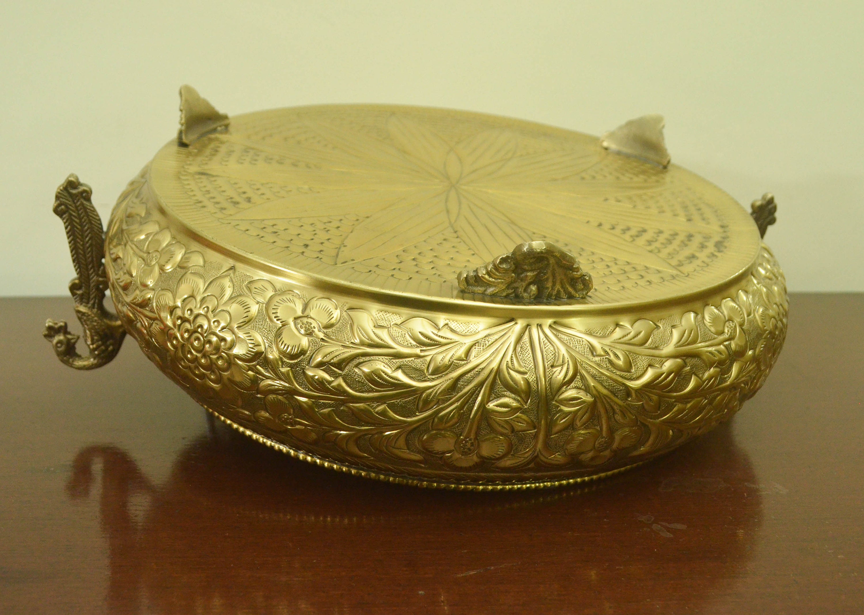Brass Antique Urli Bowl, Table Top Decorative Bowl, Center Table Decor ...