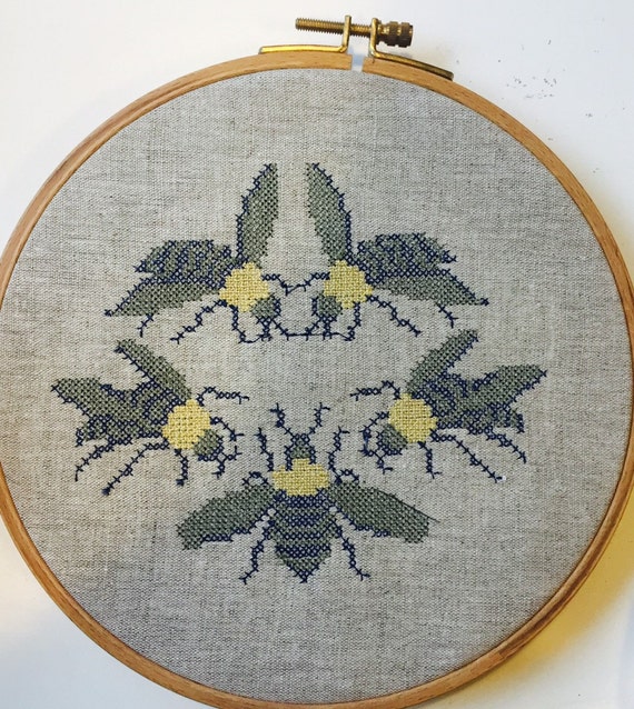 Cross Stitch Beautiful French Bees Embroidery Machine Design - Etsy
