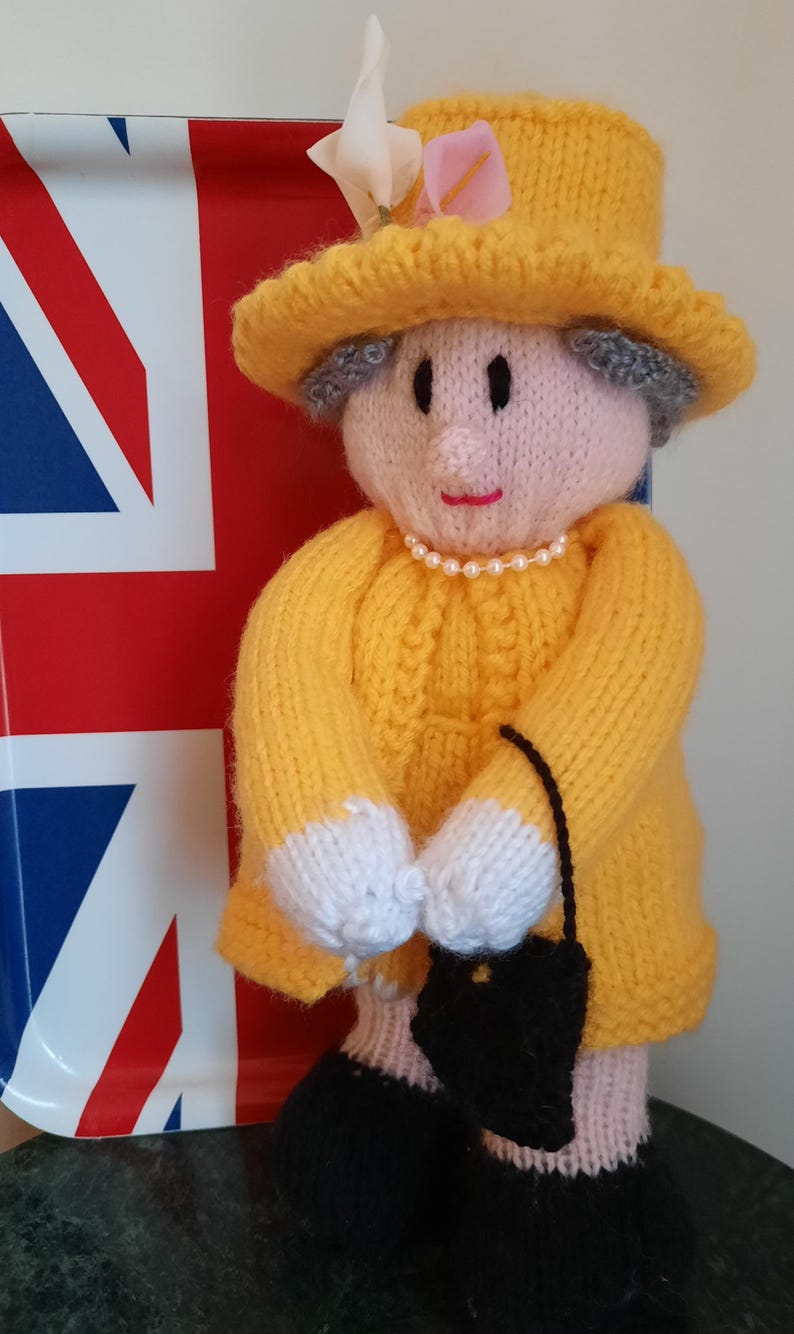 Original Design, Queen Elizabeth II Memory Doll Knitting Pattern (with ...