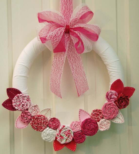 Items similar to Pretty In Pink Wreath on Etsy