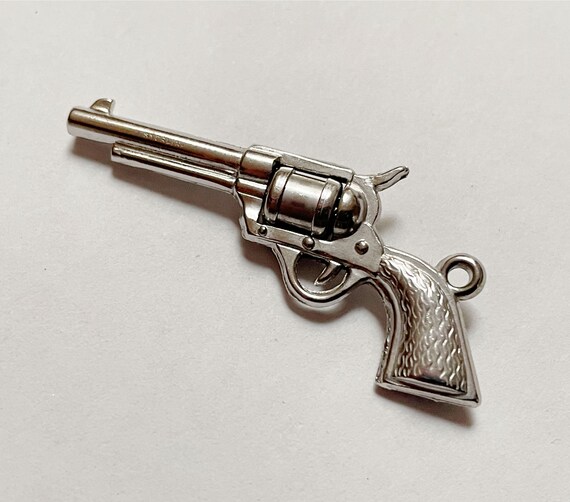 1960s Sterling Silver Gun/Pistol/Revolver Charm/Penda… - Gem