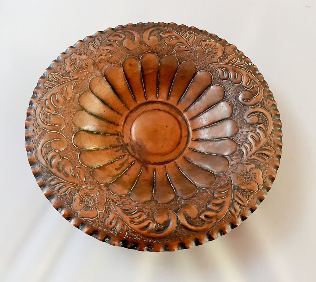 Large 1960s/70s Footed Copper Bowl With Chasing, Hand Made by Recuerdo ...