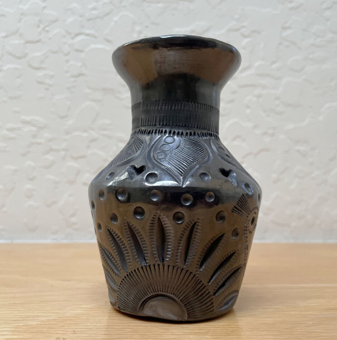 Vintage Barro Negro Carved Pottery Vase With Peacocks and Hearts, 4.5 ...