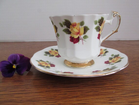 Vintage Fine Bone Tea Cup & Saucer Elizabethan Taylor and Kent - Etsy
