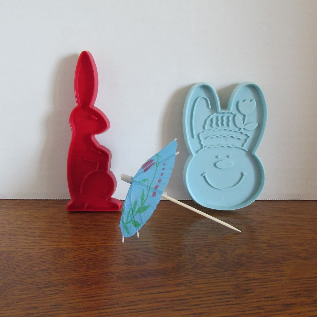 Vintage Pair Plastic Rabbit Cookie Cutters Tupperware & Hallmark Easter ...