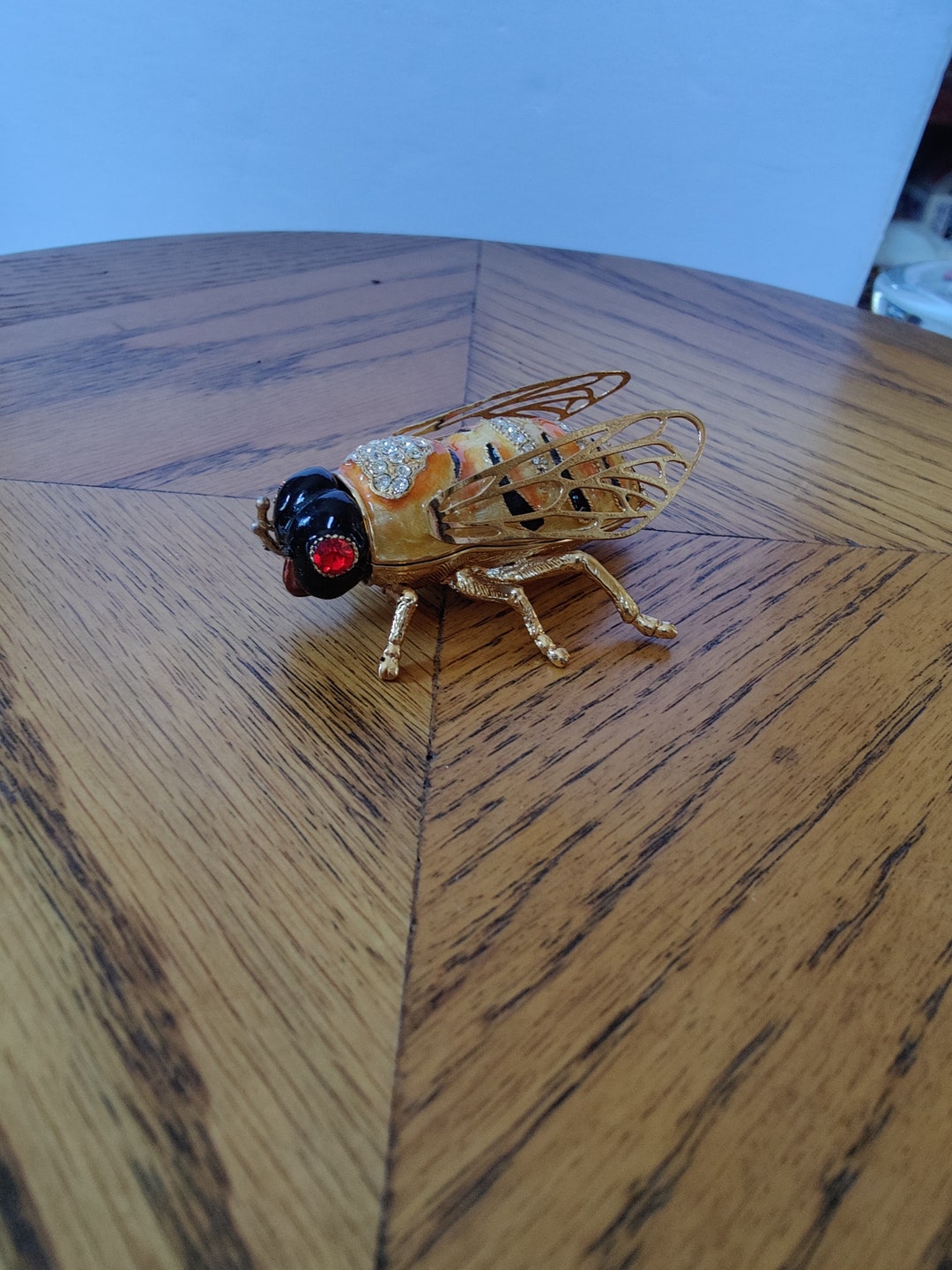 Cute Magnetic Miniature Cicada Bumblebee Trinket Box With Rhinestones ...