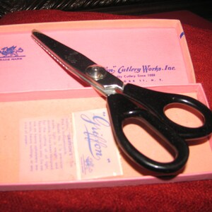 Vintage Griffon Pinking Shears Scissors - Etsy