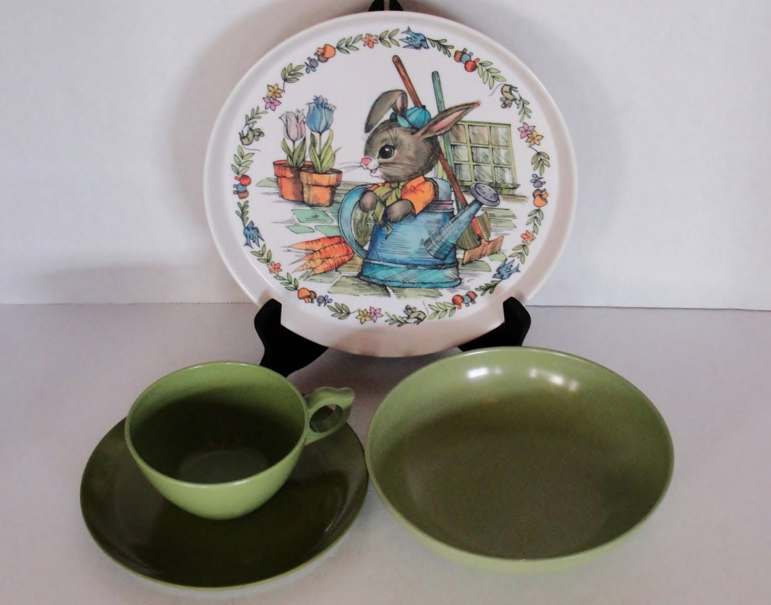 Oneida Deluxe Bunny Plate From the 1970s With 1970s Coordinating ...