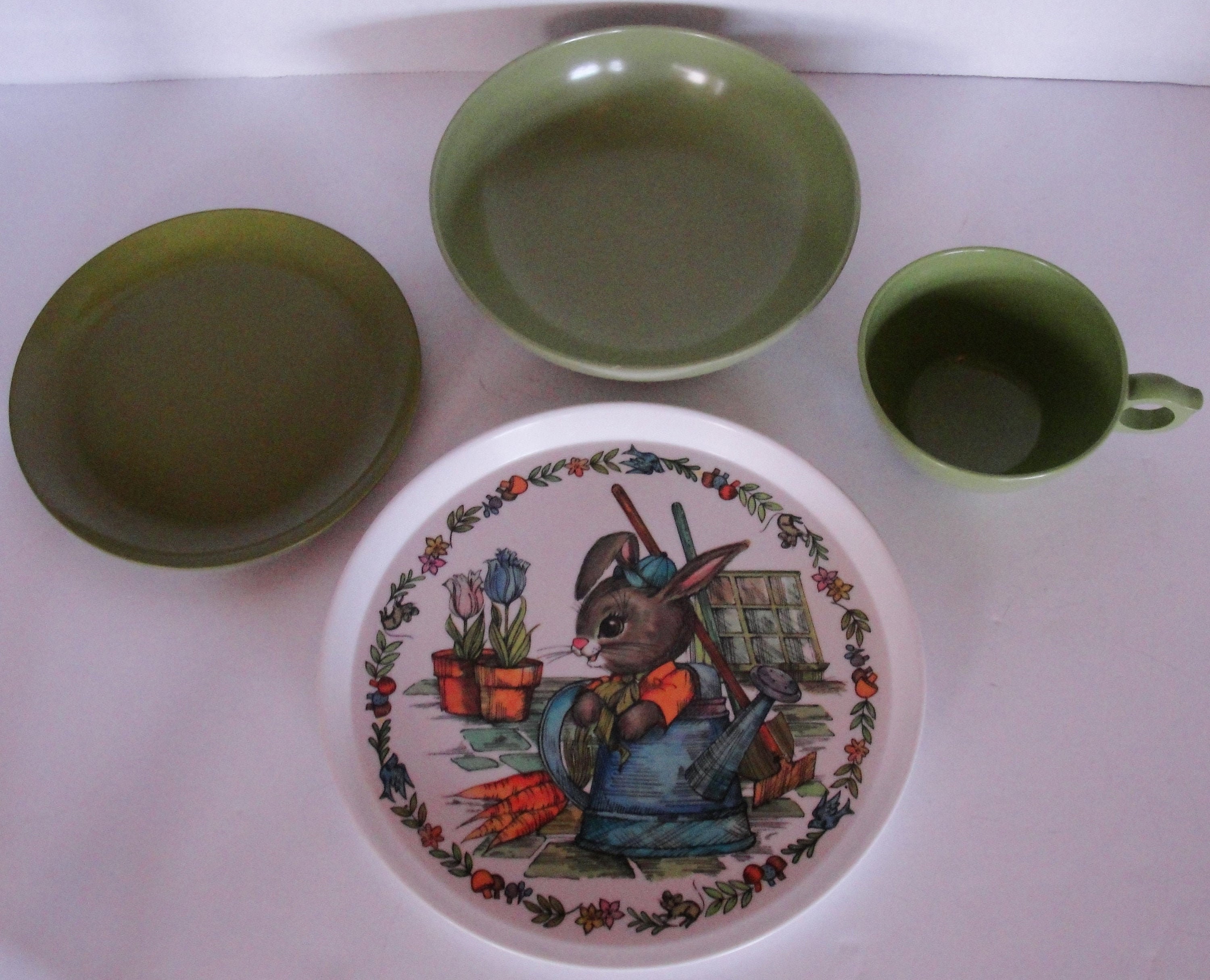 Oneida Deluxe Bunny Plate From the 1970s With 1970s Coordinating ...