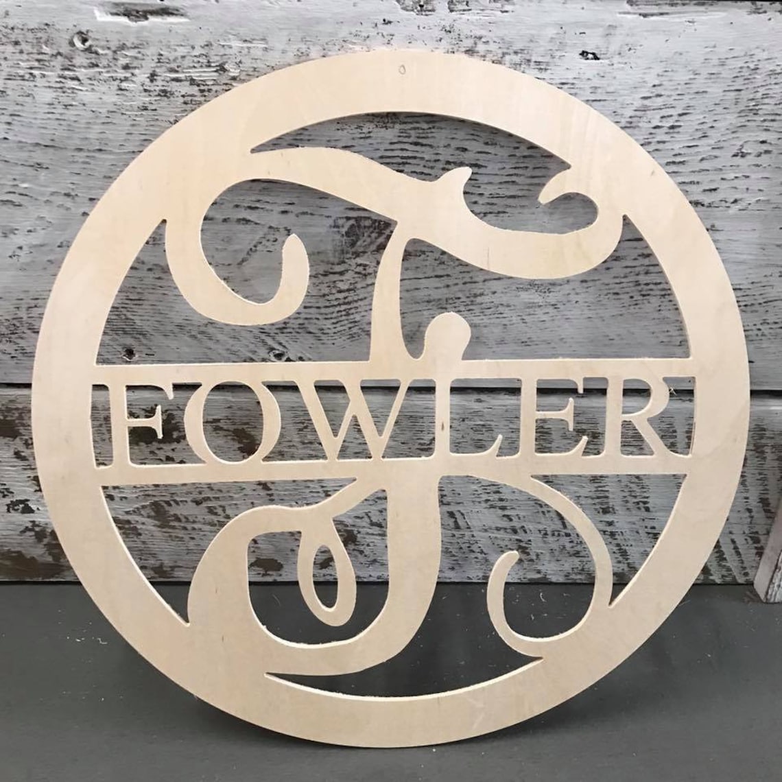 Wood - Last Name Circle Design - Etsy