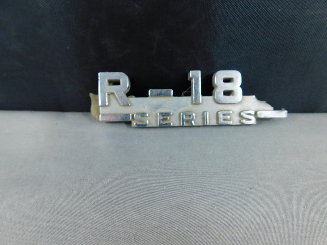 BMW R-18 Series 116233-R1 Chrome EMBLEM - Etsy