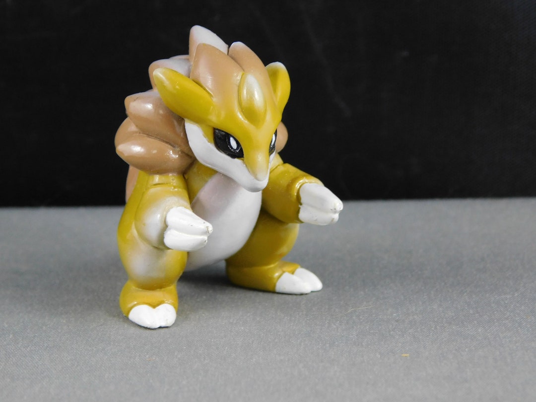Pokemon Sandslash Nintendo CGTSJ Figure Vintage Tomy Official Figurine ...