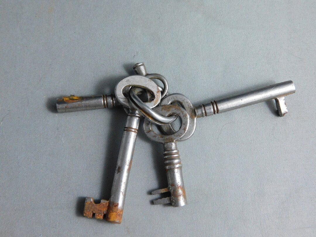 Vintage Metal Skeleton Keys Open Barrel on Ring Set of 5 "rare Small ...