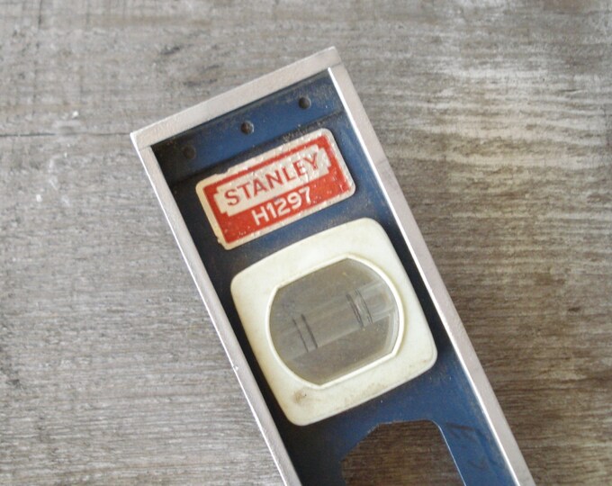 Vintage Midcentury Stanley 18 Inch Aluminum Level H1297 Carpenters ...