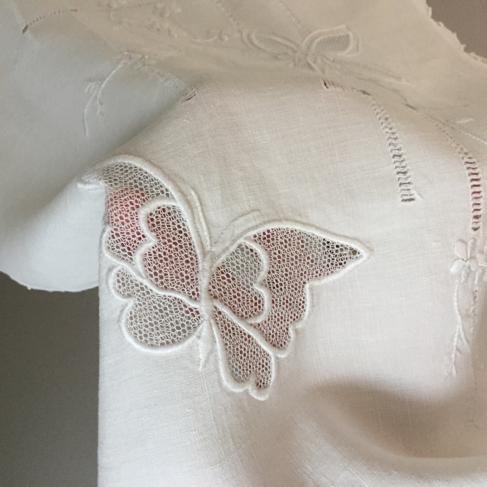 Vintage Cutwork Linen Table Runner | Etsy