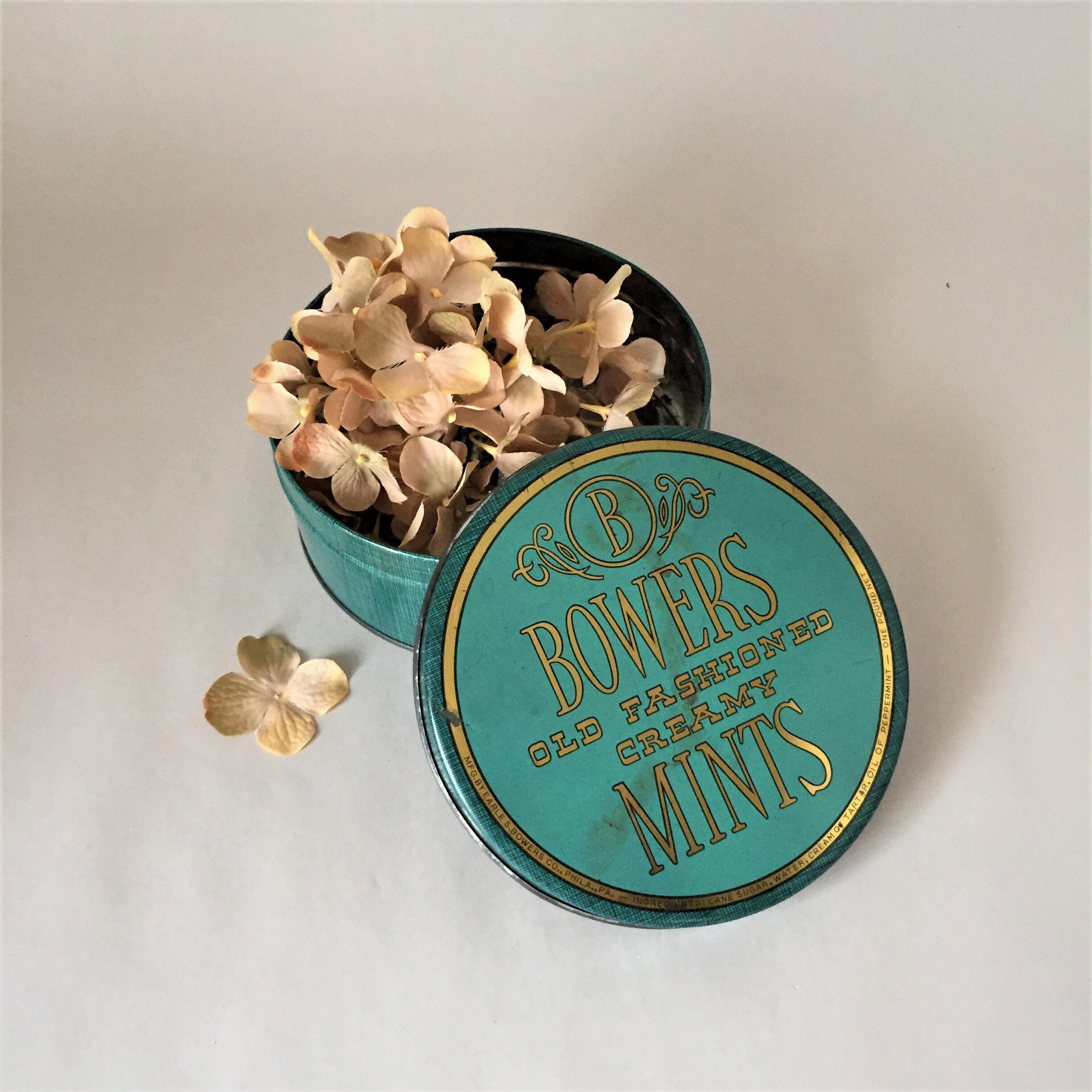 Boxes & Bins Vintage Bowers Old Fashioned Creamy Mints Tin Collectible ...