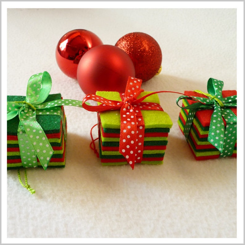 One Felt Christmas Gift - Etsy