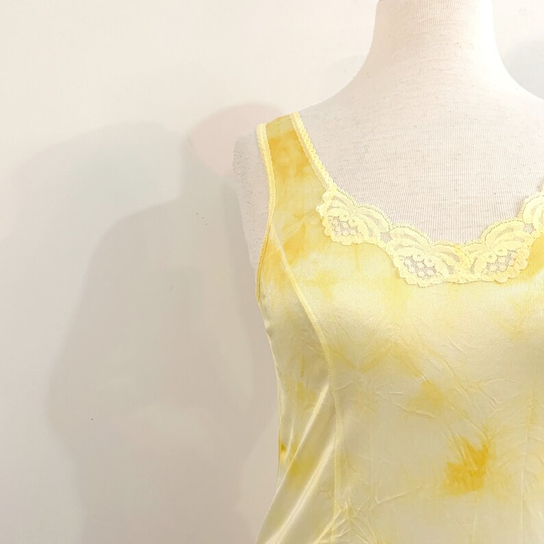 Vintage YELLOW TIE DYE Slip / Size Small Medium - Etsy