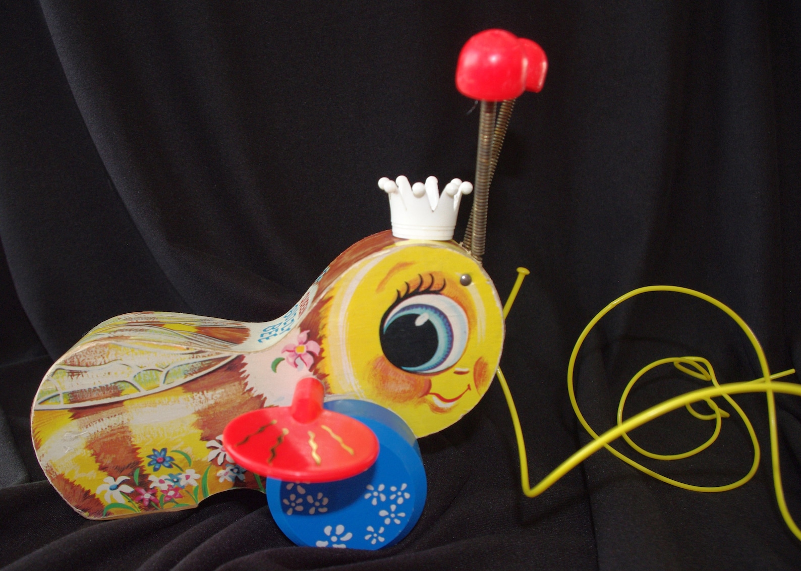 Fisher Price queen Buzzy Bee Wooden Pull Toy 444 - Etsy