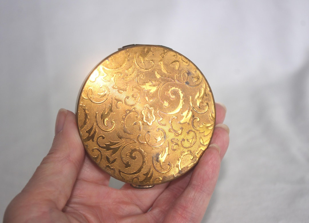 Vintage Powder Compact: Vintage REX Fifth Avenue Gold W/ Etched Flowers ...