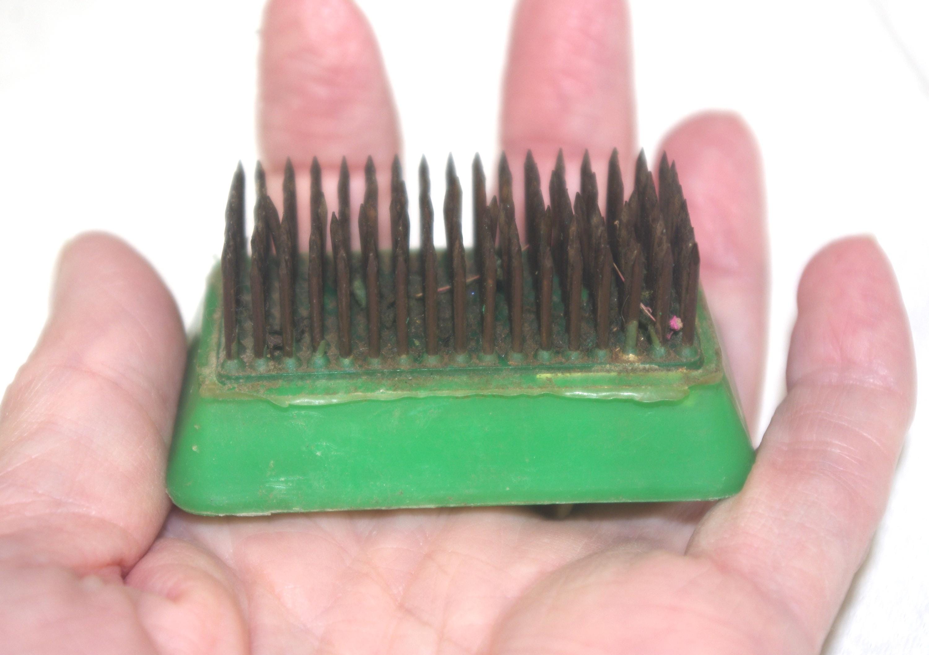 Vintage Flower Holder / Frog: Small Green Hard Plastic / Pin / Needle ...