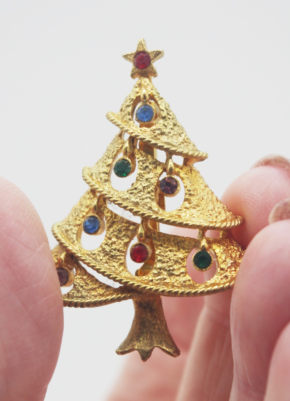 Vintage Christmas Pin / Brooch: Christmas Tree With - Etsy