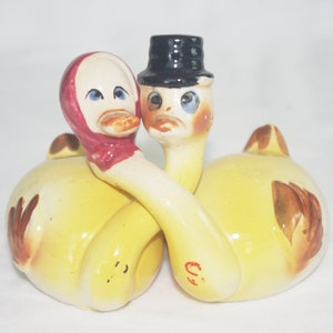 Vintage Kitsch Ceramic Salt & Pepper: Twisted Neck Geese / Goose ...