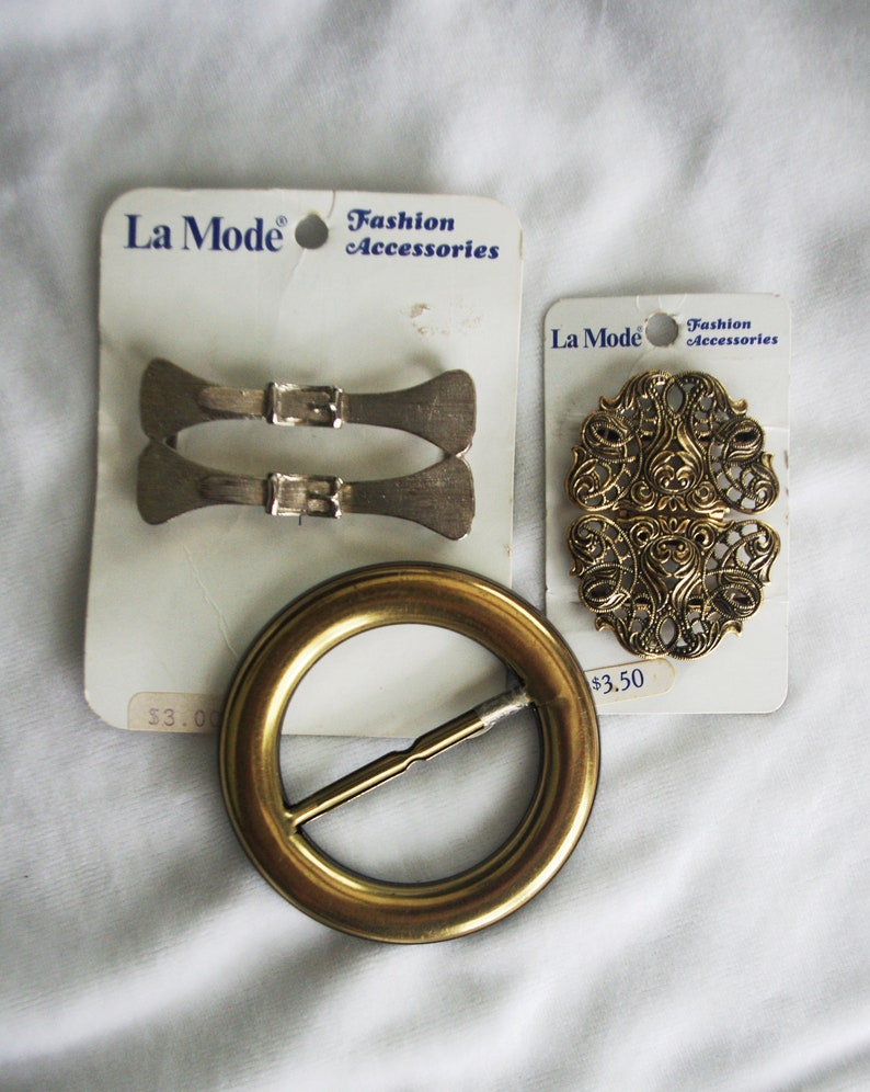 Vintage Belt Buckle Lot: 1970s La Mode Hook Clasp & Circle - Etsy
