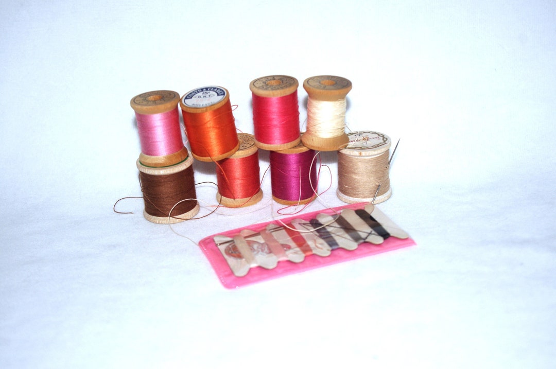 8 Vintage Wooden Spools W/ Thread / Sewing Kit: Belding Corticelli ...