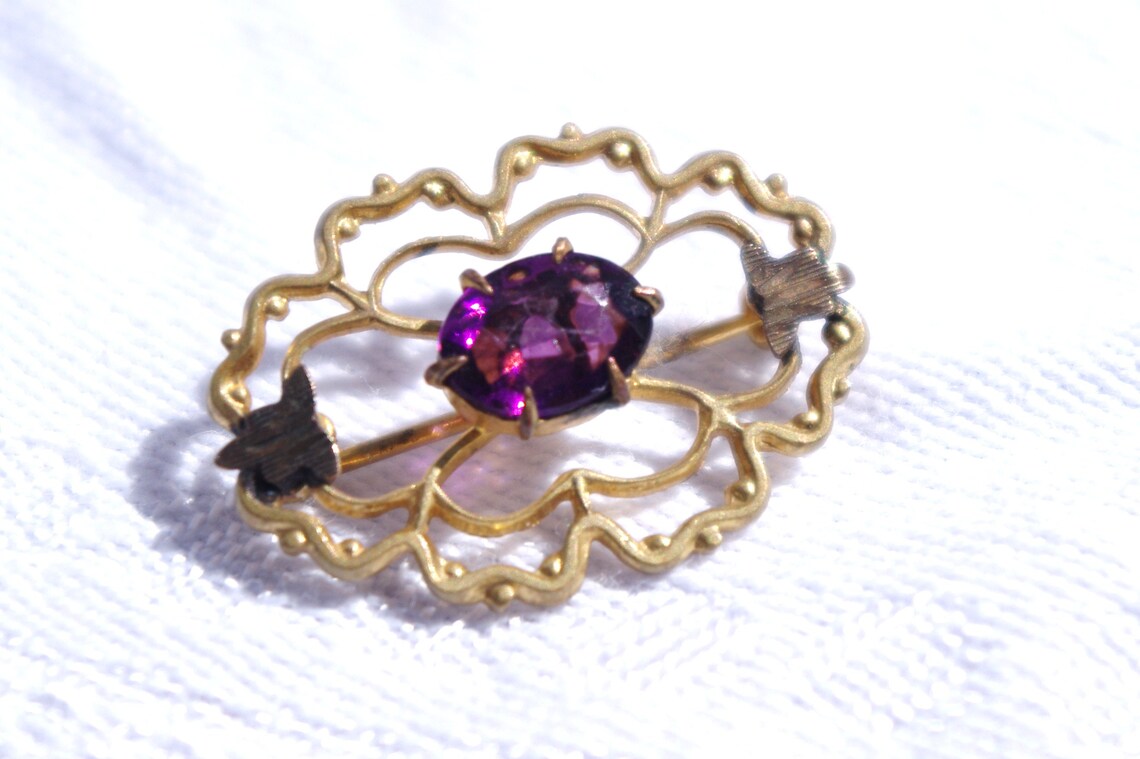 Vintage Victorian Collar Brooch / Pin: Delicate Scalloped Oval | Etsy