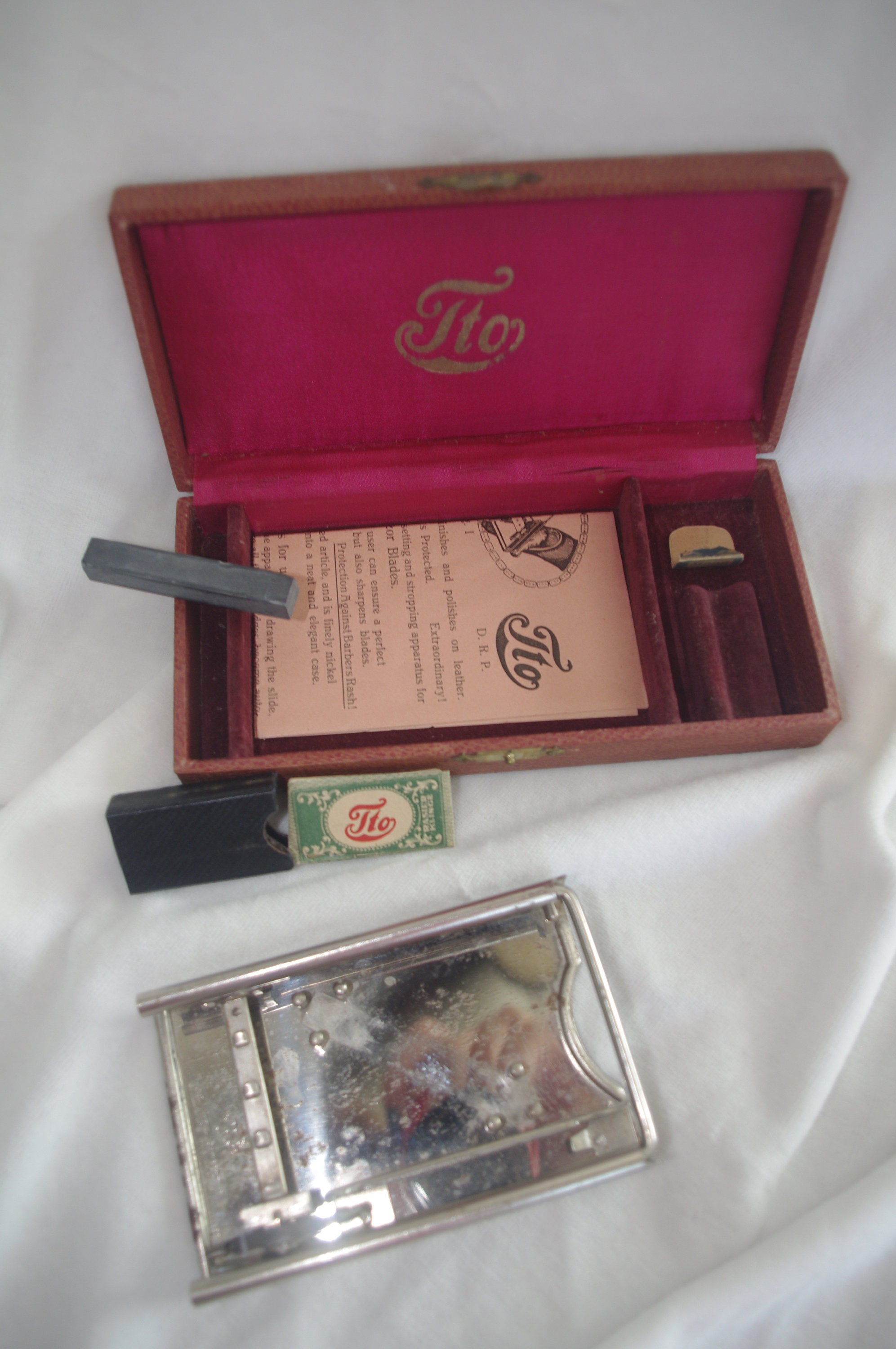 Vintage Razor Blade Sharpener for sale | Only 3 left at -75%