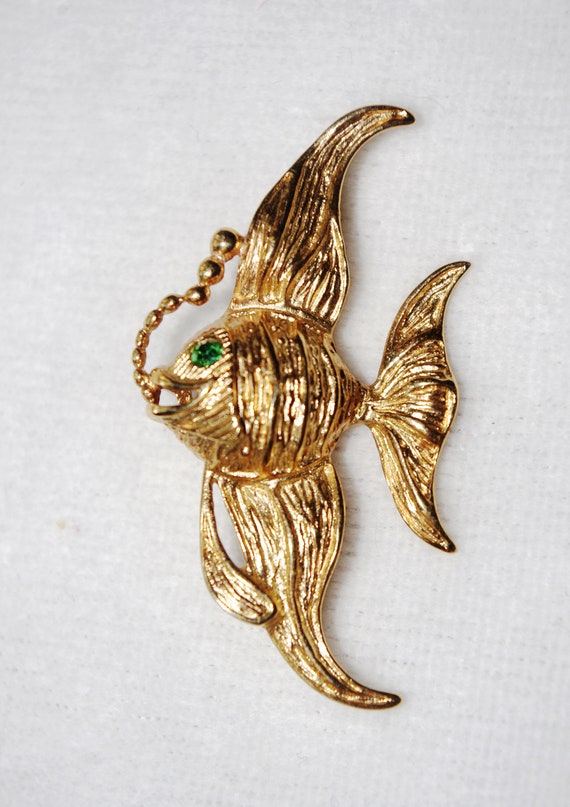 vintage angelfish figural brooch - Gem