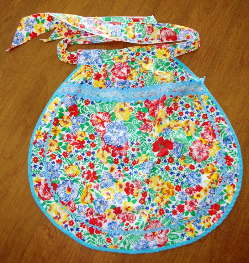Vintage Small Half Apron: 1950s Multicolored Flowers W/ Blue - Etsy