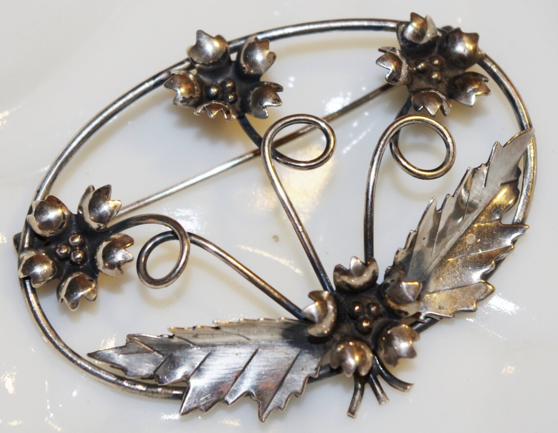 Vintage Sterling Silver Pin / Brooch: Ornate Flowers & Oval - Etsy