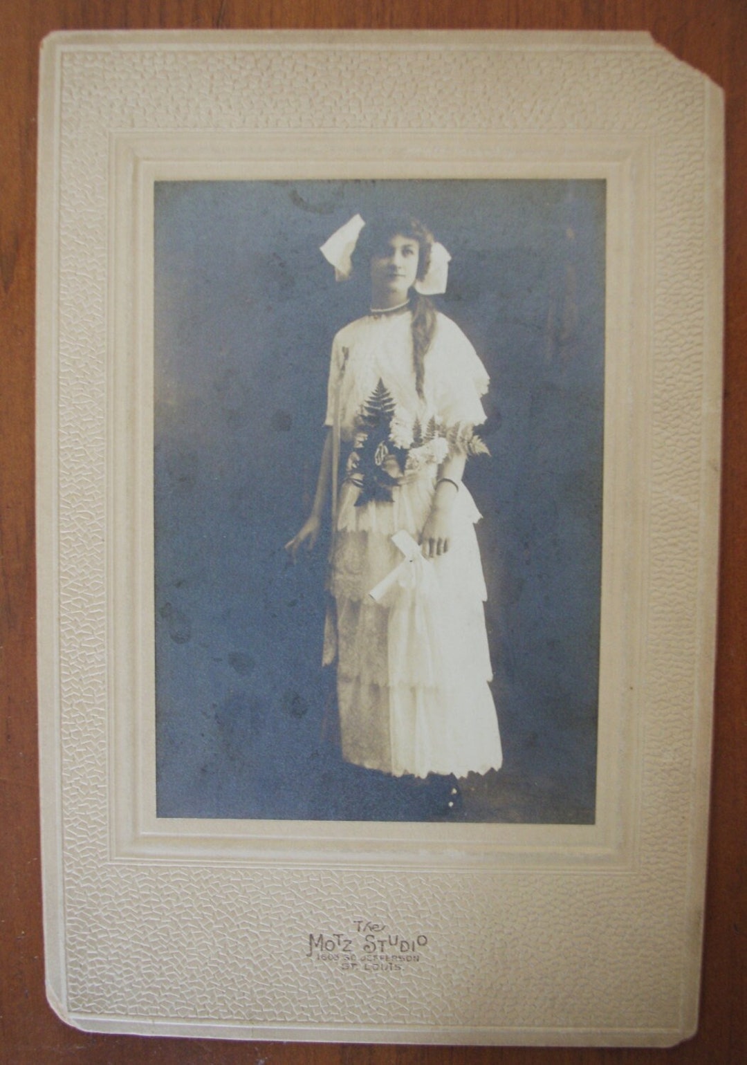 Vintage Photograph: Early 1900s Vintage Graduation Girl With Big Bow ...