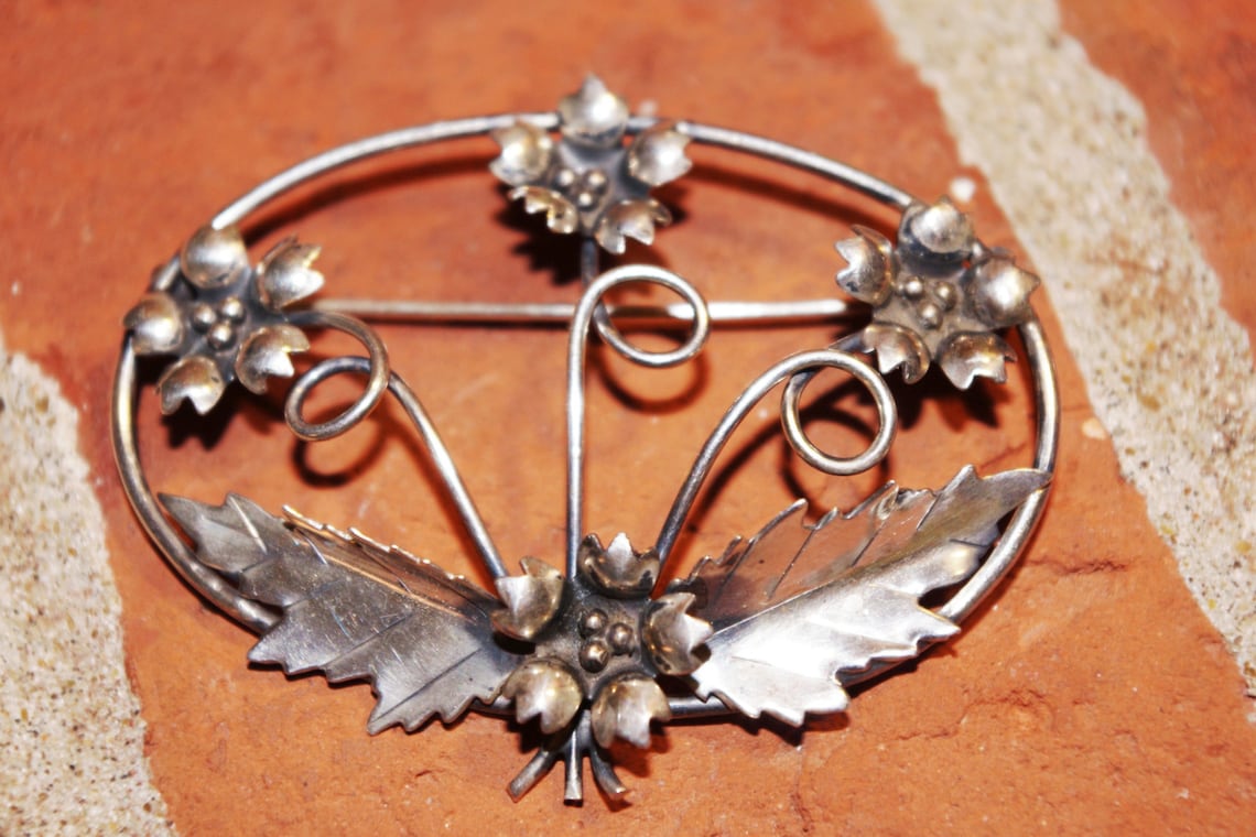 Vintage Sterling Silver Pin / Brooch: Ornate Flowers & Oval | Etsy