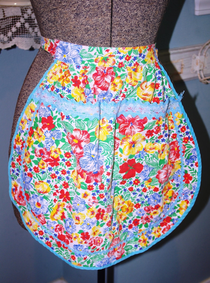 Vintage Small Half Apron: 1950s Multicolored Flowers W/ Blue - Etsy