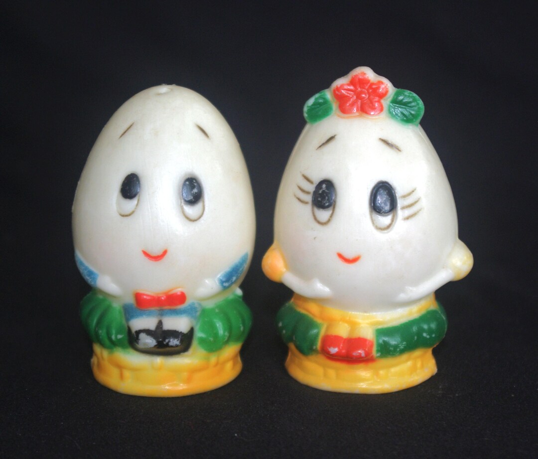 Vintage Anthro Salt and Pepper Set: Mr. & Mrs. Egg, Hard Plastic ...