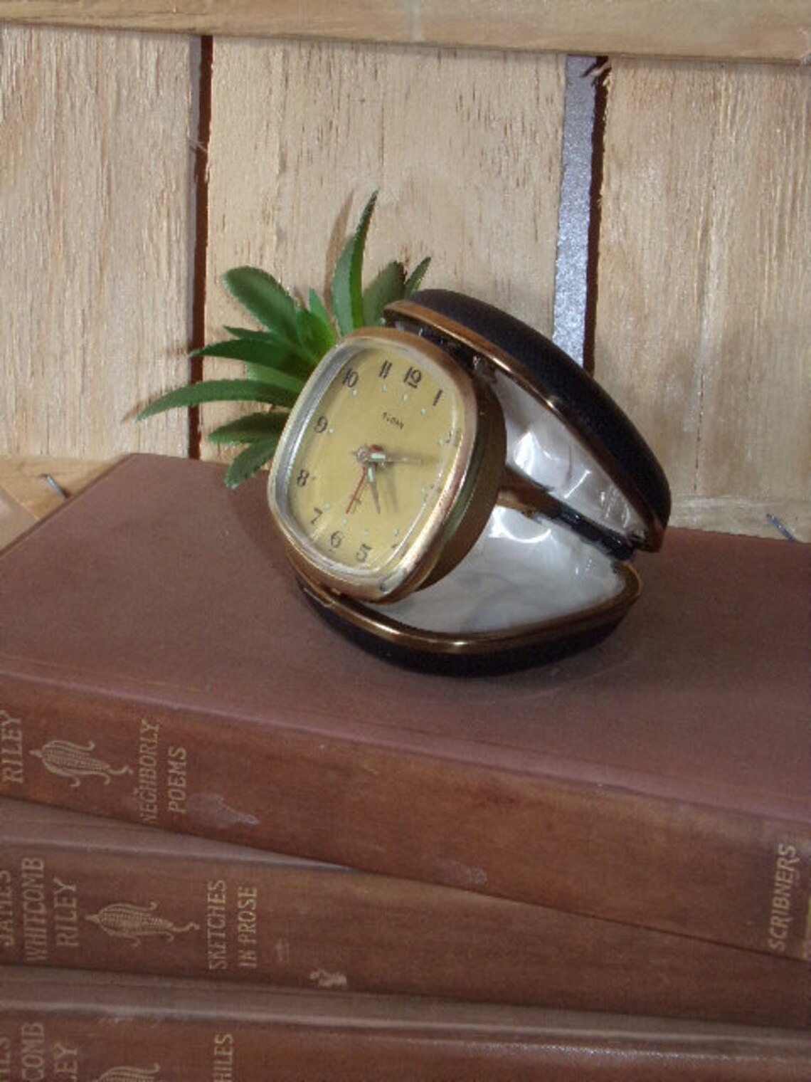 Vintage Sloan Wind up Alarm Clock / Black Vinyl Alarm Clock / - Etsy