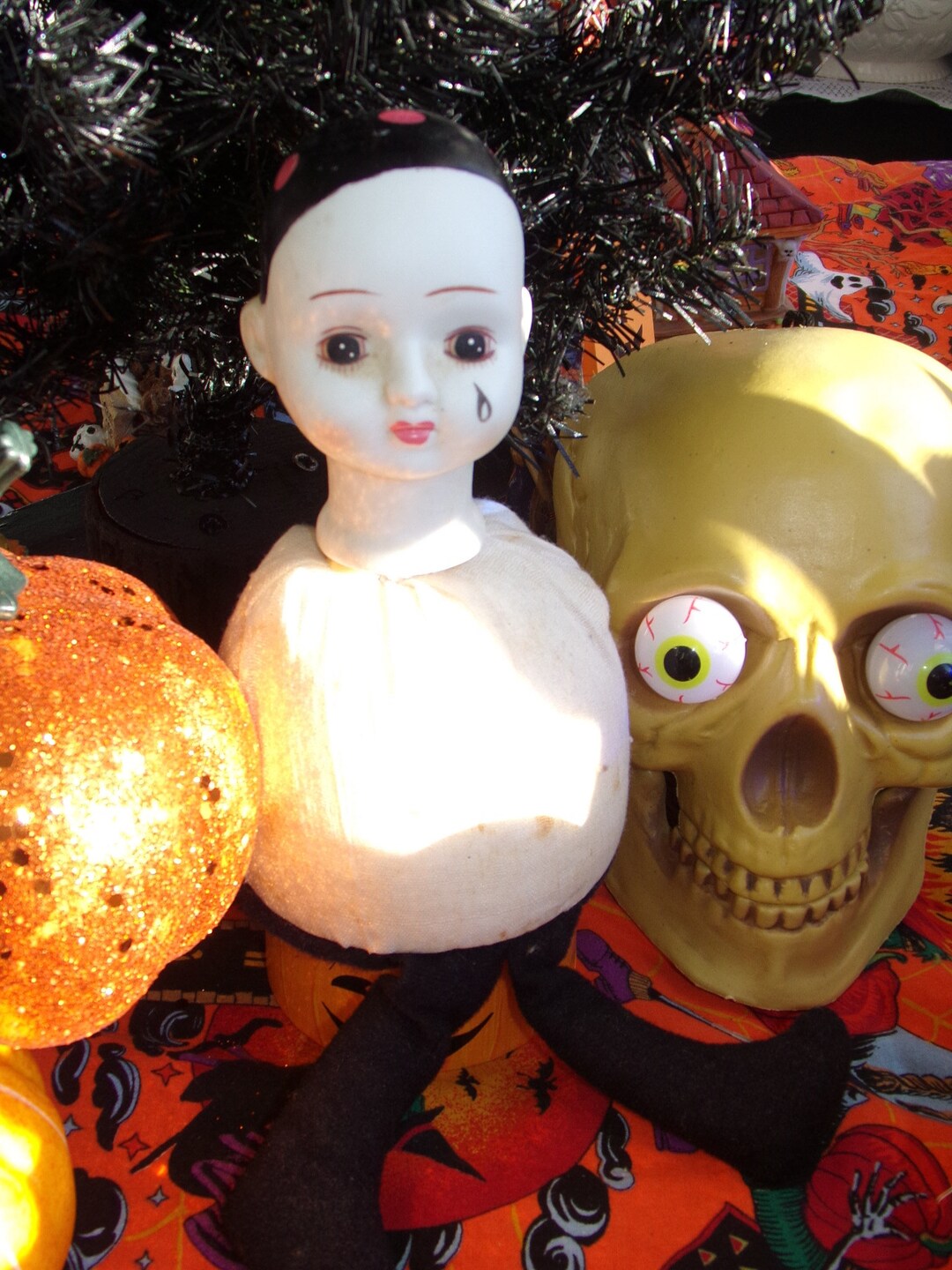 Creepy Halloween Prop . Gothic Creepy Doll . Vintage Musical Clown Doll ...